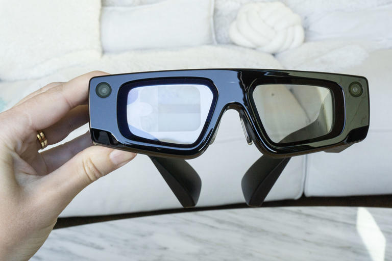 Snap says new 'lightweight' AR glasses will come in 2026