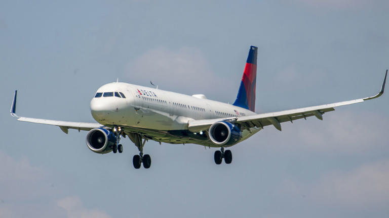 Delta flight diverted to Minneapolis after severe turbulence, leaving ...