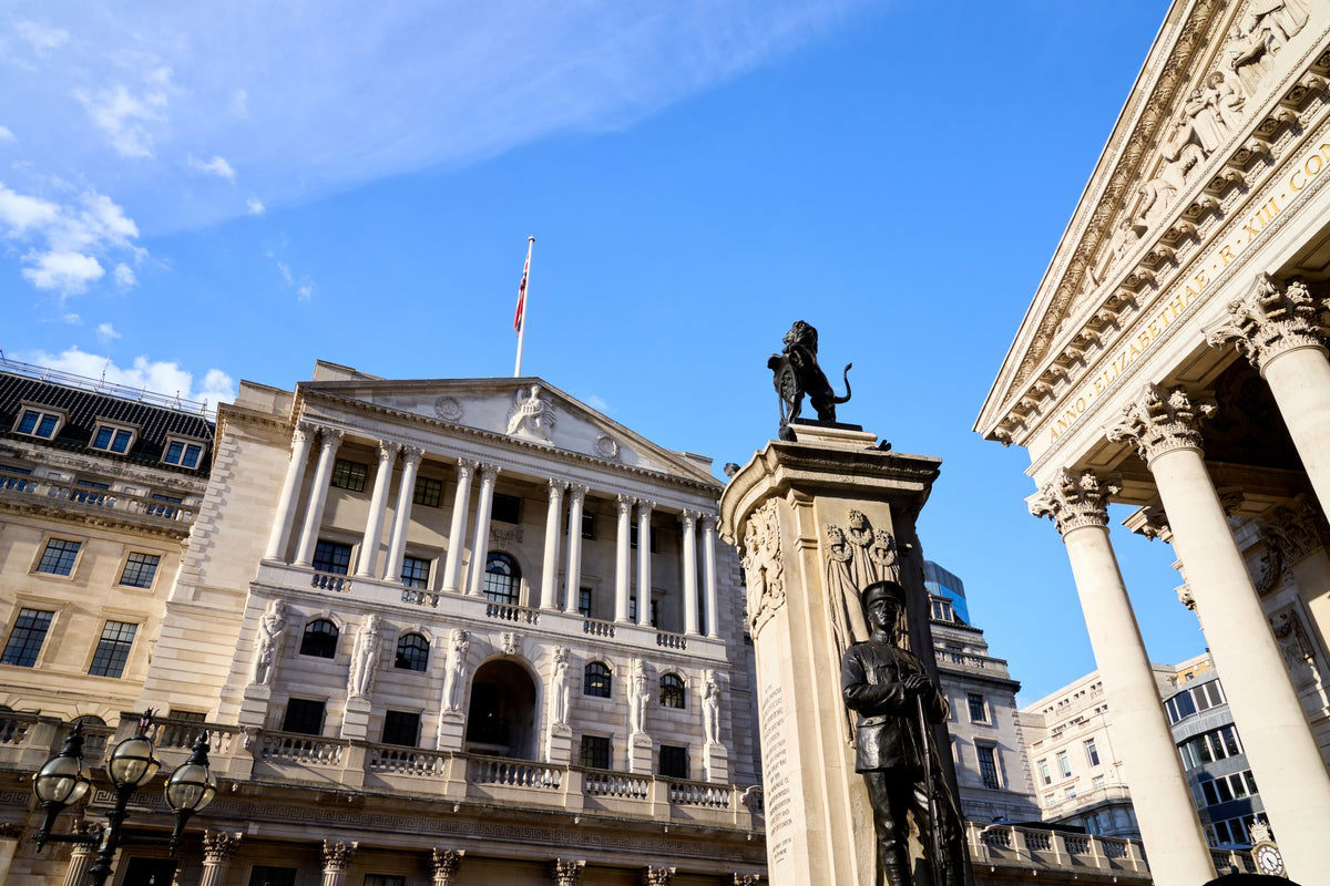 Bank of England slashes interest rates to 4.75% Bank of England slashes interest rates to 4.75%
