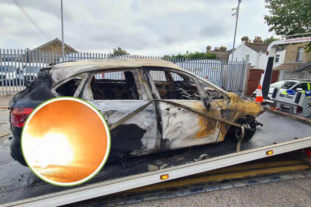 Video shows firefighters tackling huge flames as car 'explodes' in Southend Video shows firefighters tackling huge flames as car 'explodes' in Southend