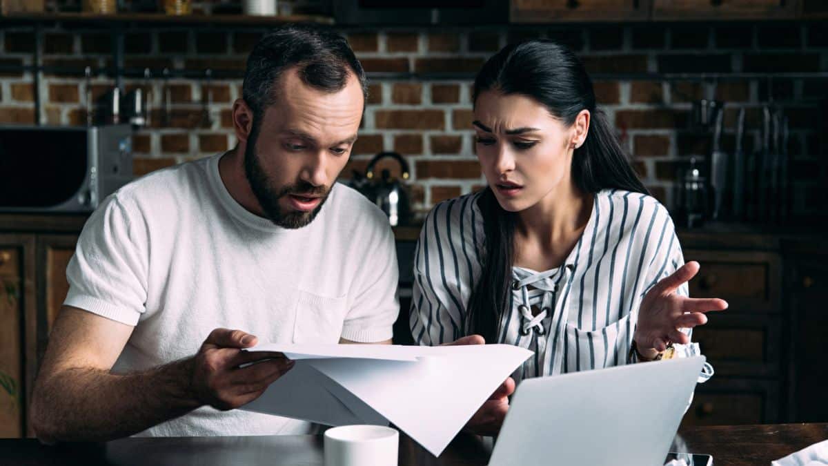 13 Habits That Can Quietly Shrink Your Bank Balance