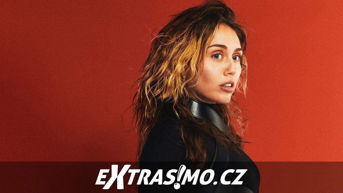 Miley Cyrus neudržela slzy. Dostala hvězdu na hollywoodském chodníku slávy!