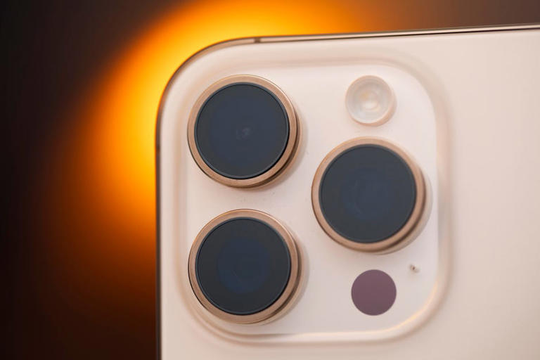 I Need Apple to Make the iPhone 17 Cameras Amazing. Here's What It ...