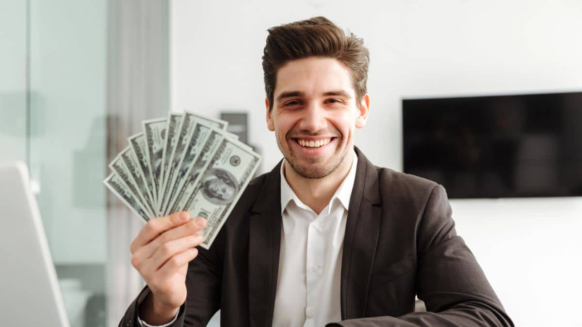 7 Savvy Ways to Keep Your Spending in Check