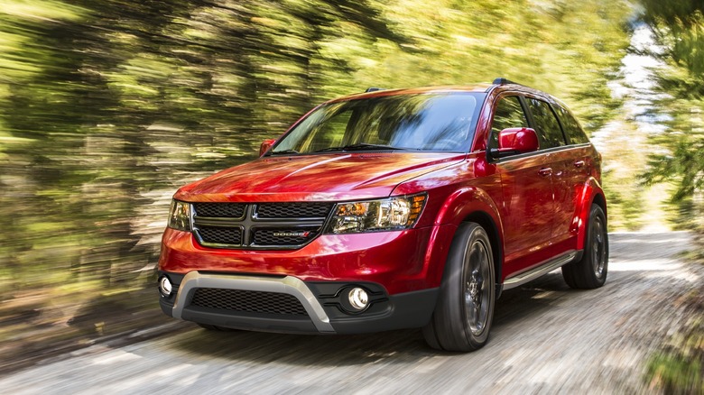5 Cars That Deserved A Hemi Engine (But Never Got One)