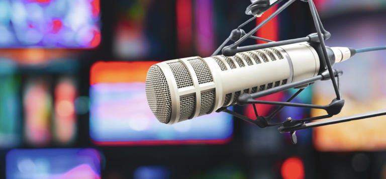 Podcast Power: Turn Your Expertise Into a Client Magnet Podcast Power: Turn Your Expertise Into a Client Magnet