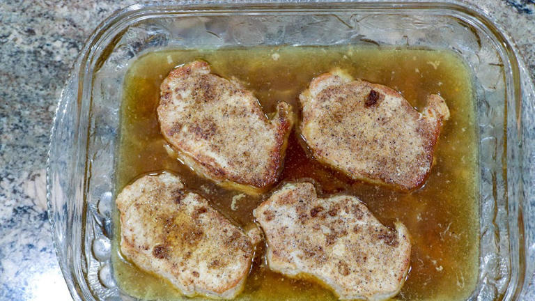 You'll Never Think Boneless Pork Chops Are Dry After Trying This Recipe ...