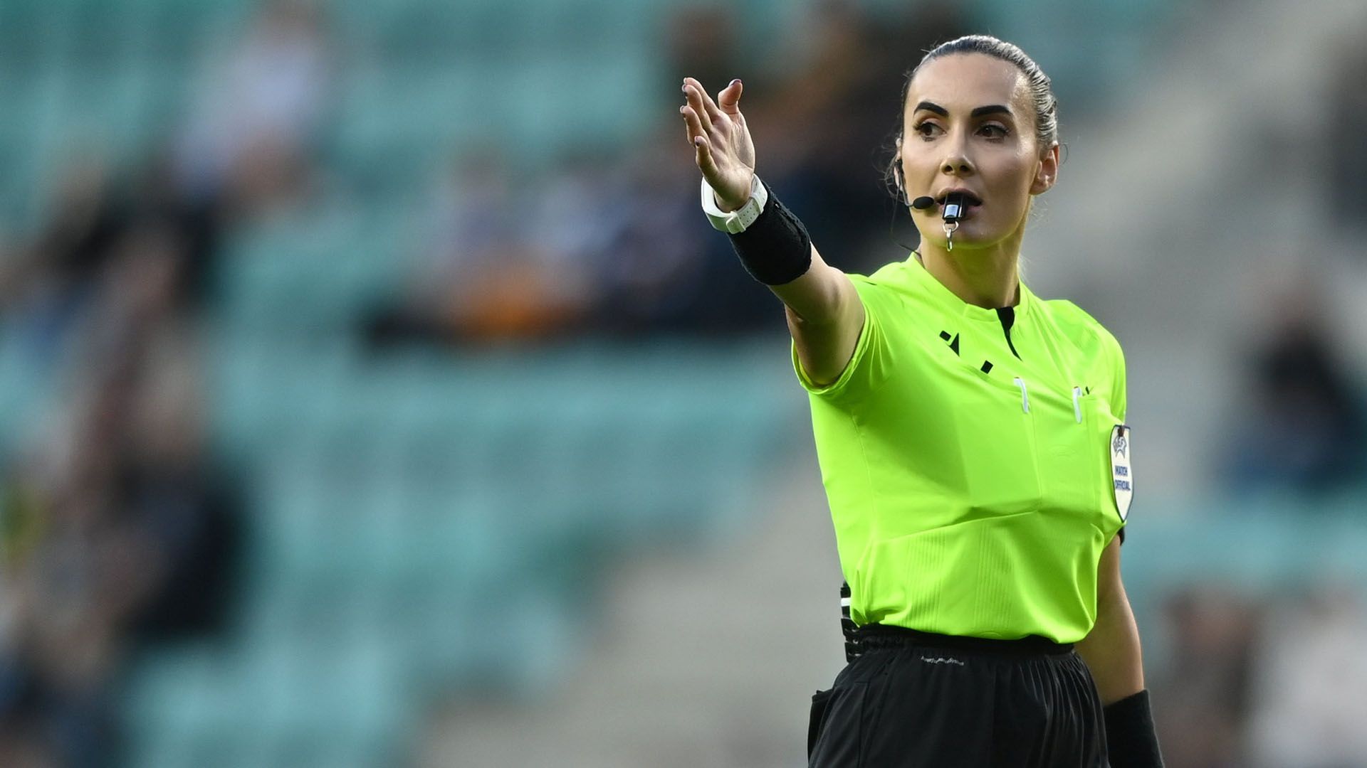 L'arbitre Emanuela Rusta dénonce le sexisme dont elle est victime : les ...