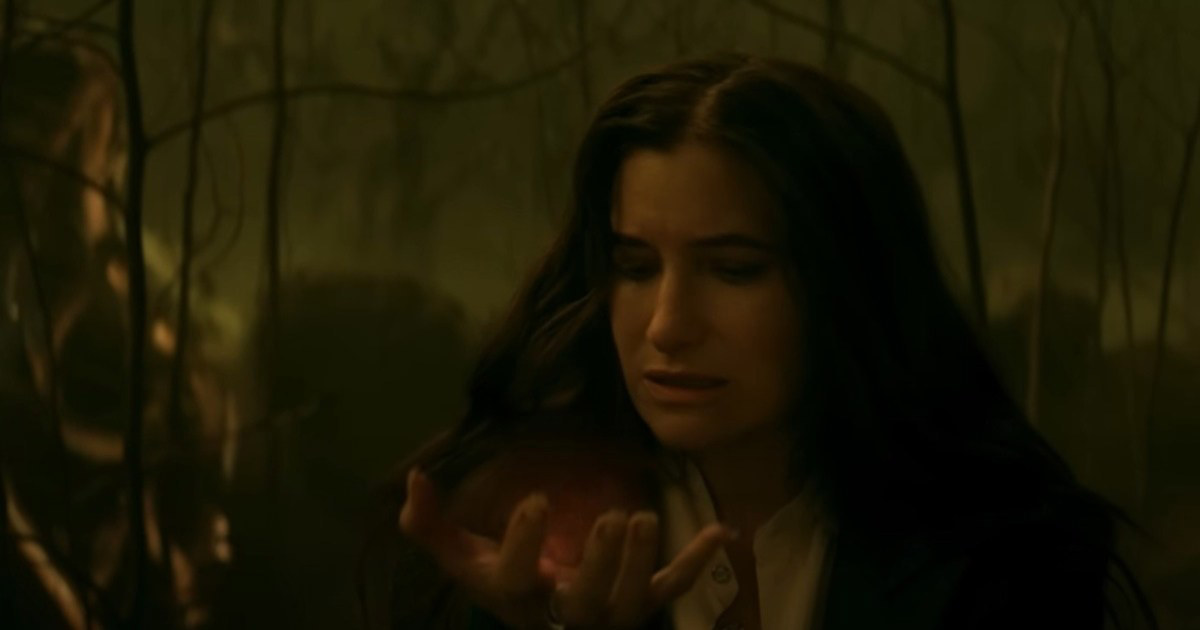 Why Agatha All Along's Kathryn Hahn Gets Naked in Marvel Series Why Agatha All Along's Kathryn Hahn Gets Naked in Marvel Series