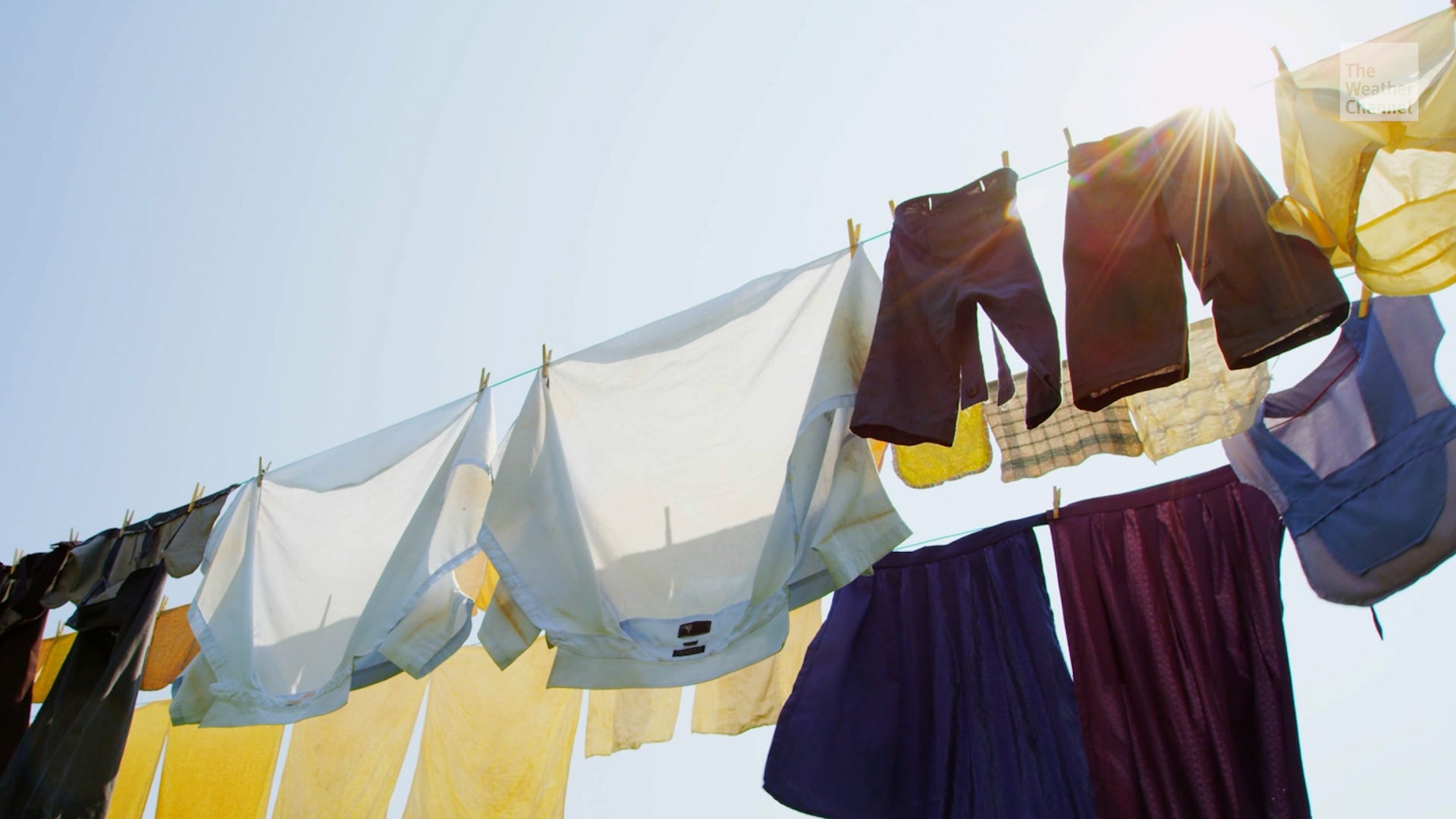 Can The Sun Remove Stains And Deodorize Your Clothes?