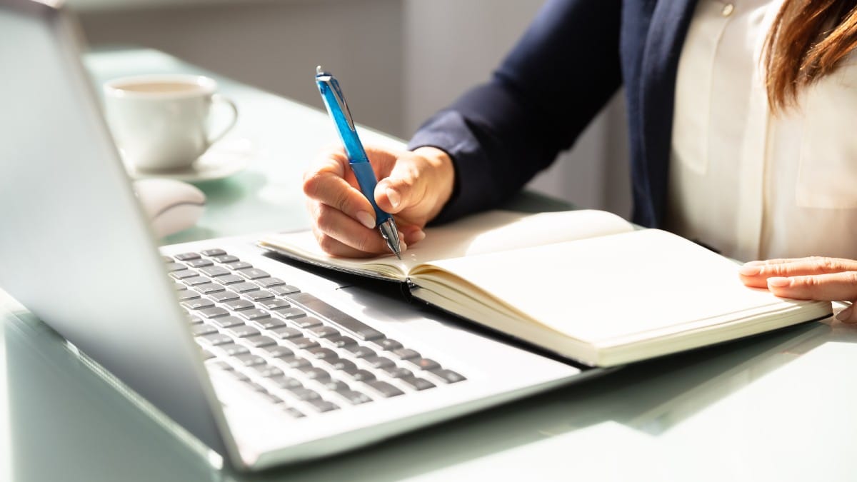 18 Lucrative Skills That Pay Well Without a Degree
