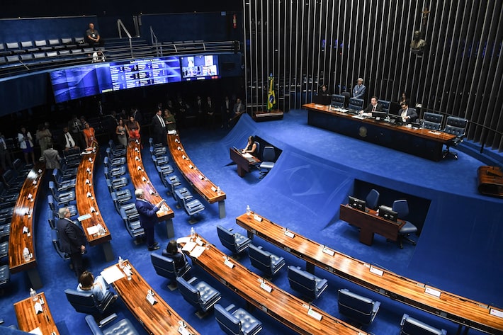 Projeto sobre devedor contumaz ganha regras em comissão do Senado; veja ...