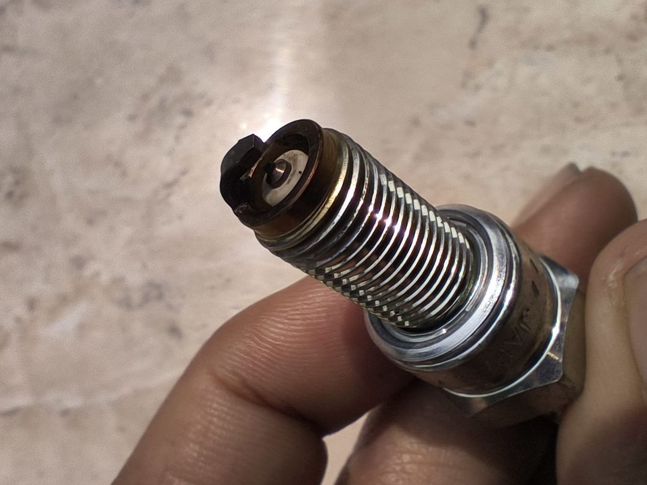 Jangan Sampai Salah, Lihat Kode Ini Saat Ganti Busi Motor Matic