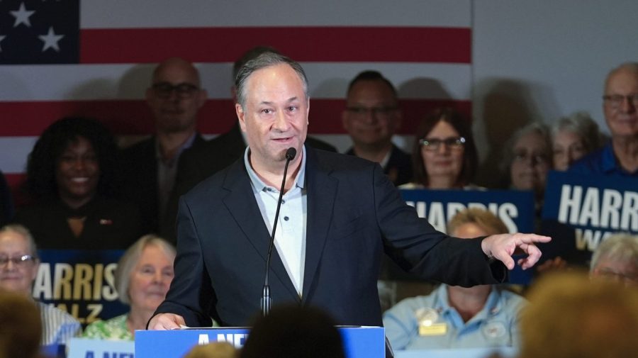 Doug Emhoff returns to career as private attorney