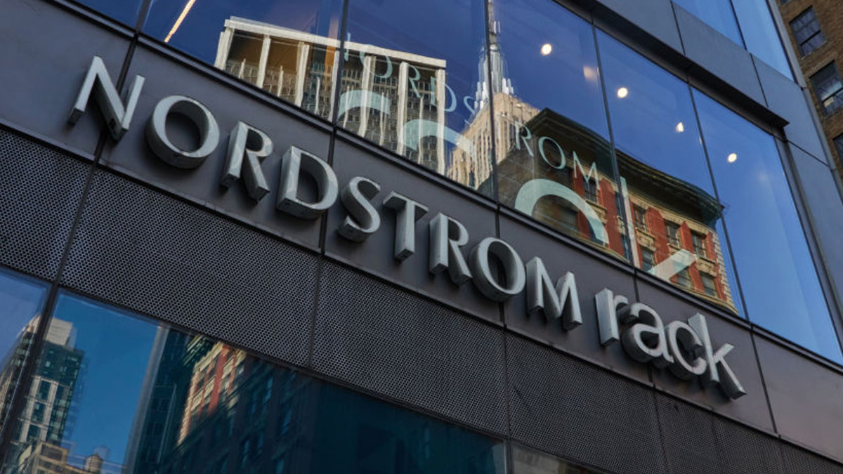 Nordstrom Rack Is Selling a 'Very Comfy' $74 Quarter Zip Sweatshirt for ...