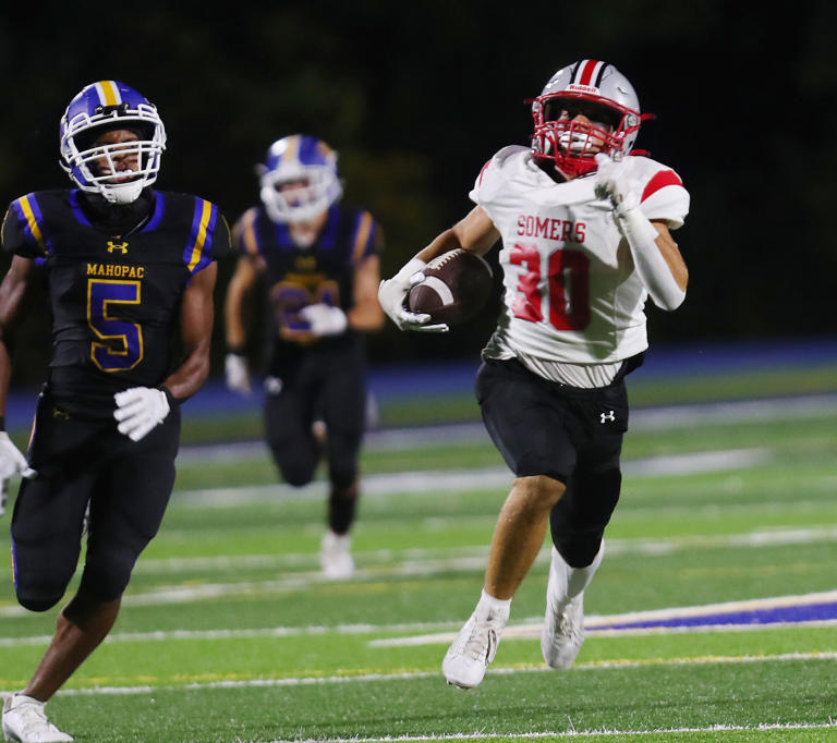 Football: Kelly, Palazzolo score 3 TDs each, one a 95-yarder, as Somers ...
