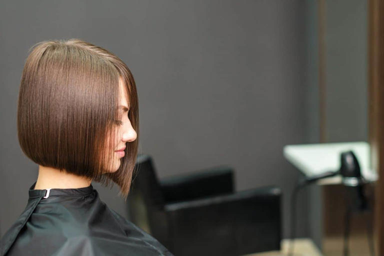 Coiffure après 40 ans : Découvrez les 5 coupes mi-longues qui ajoutent ...