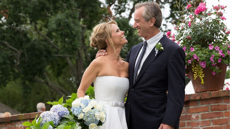 Missing Wedding Ring? Cheryl Hines Spotted In Milan Amid RFK Jr.'s ... Missing Wedding Ring? Cheryl Hines Spotted In Milan Amid RFK Jr.'s ...