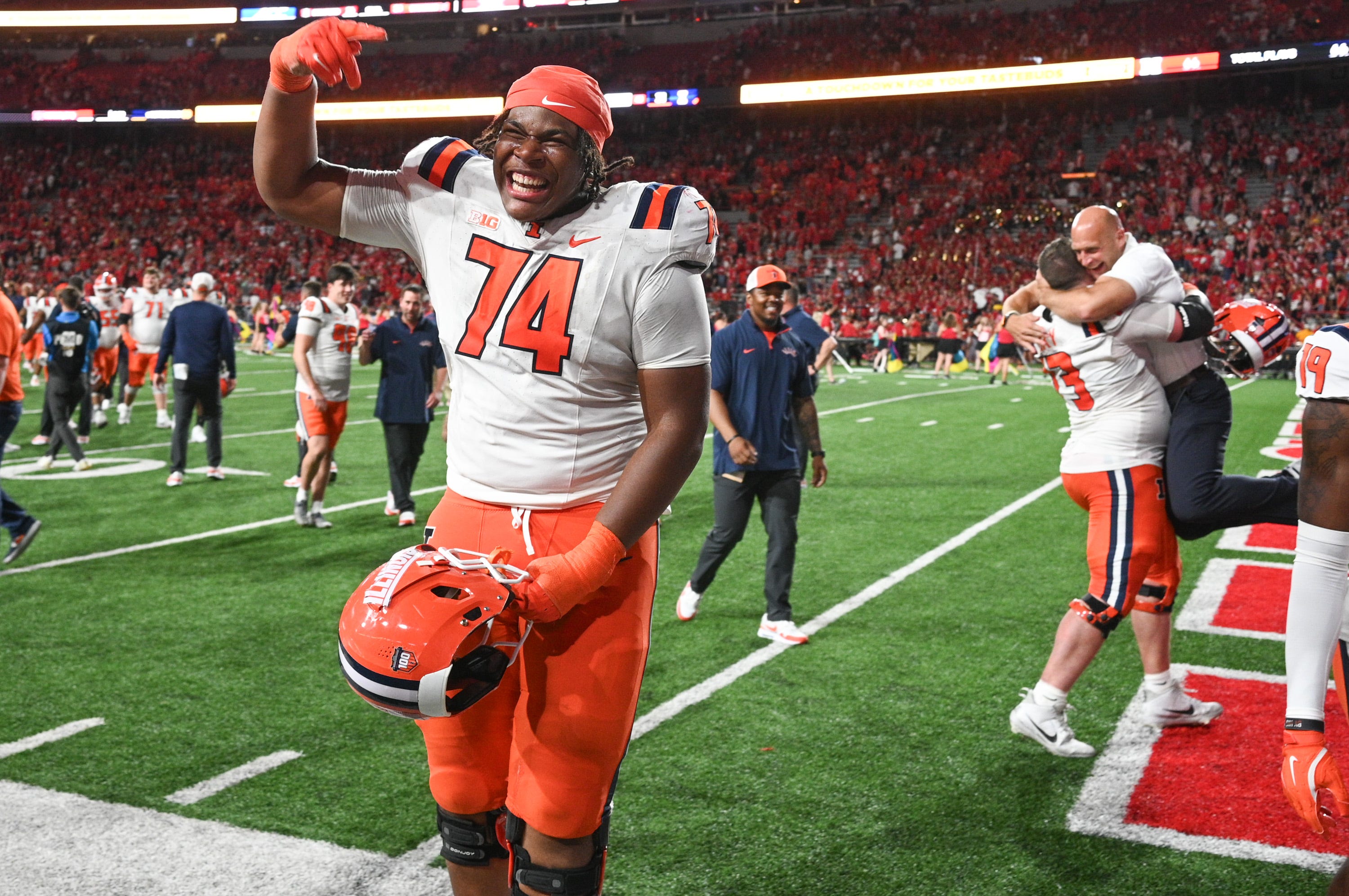 Illinois football lineman named to 2025 Outland Trophy preseason watch list