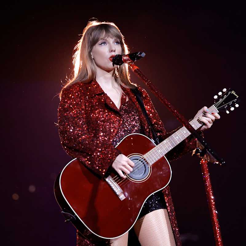 107 Taylor Swift Captions for Every Fall Mood (from "Cardigan" Cozy to ...