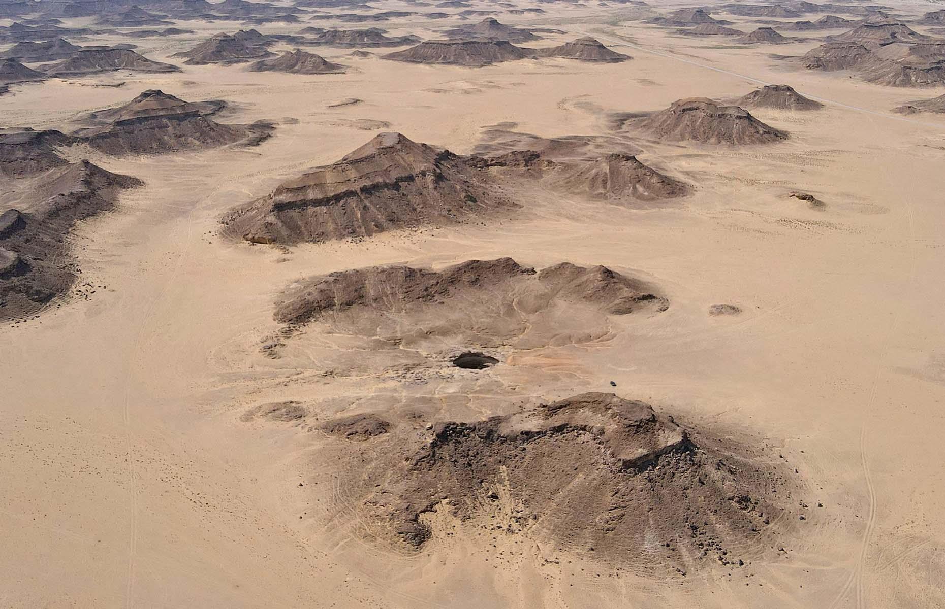 36 amazing wonders hidden in the world's most extreme deserts