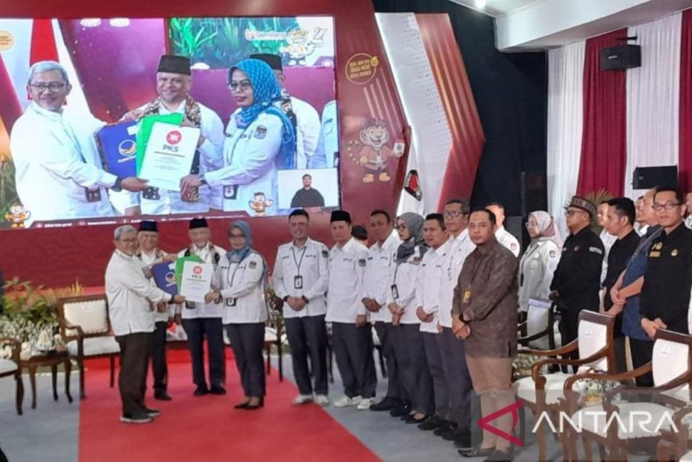 KPU Resmi Tetapkan 4 Paslon Peserta Pilgub Jabar 2024 KPU Resmi Tetapkan 4 Paslon Peserta Pilgub Jabar 2024
