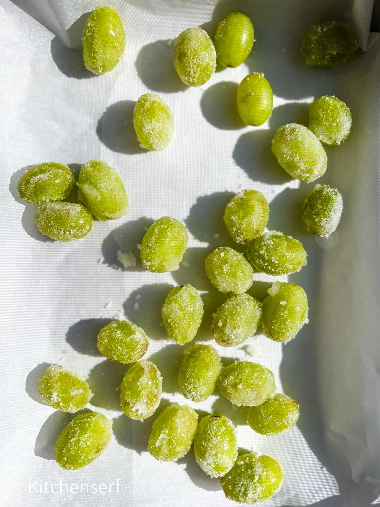 Sugared Prosecco Grapes