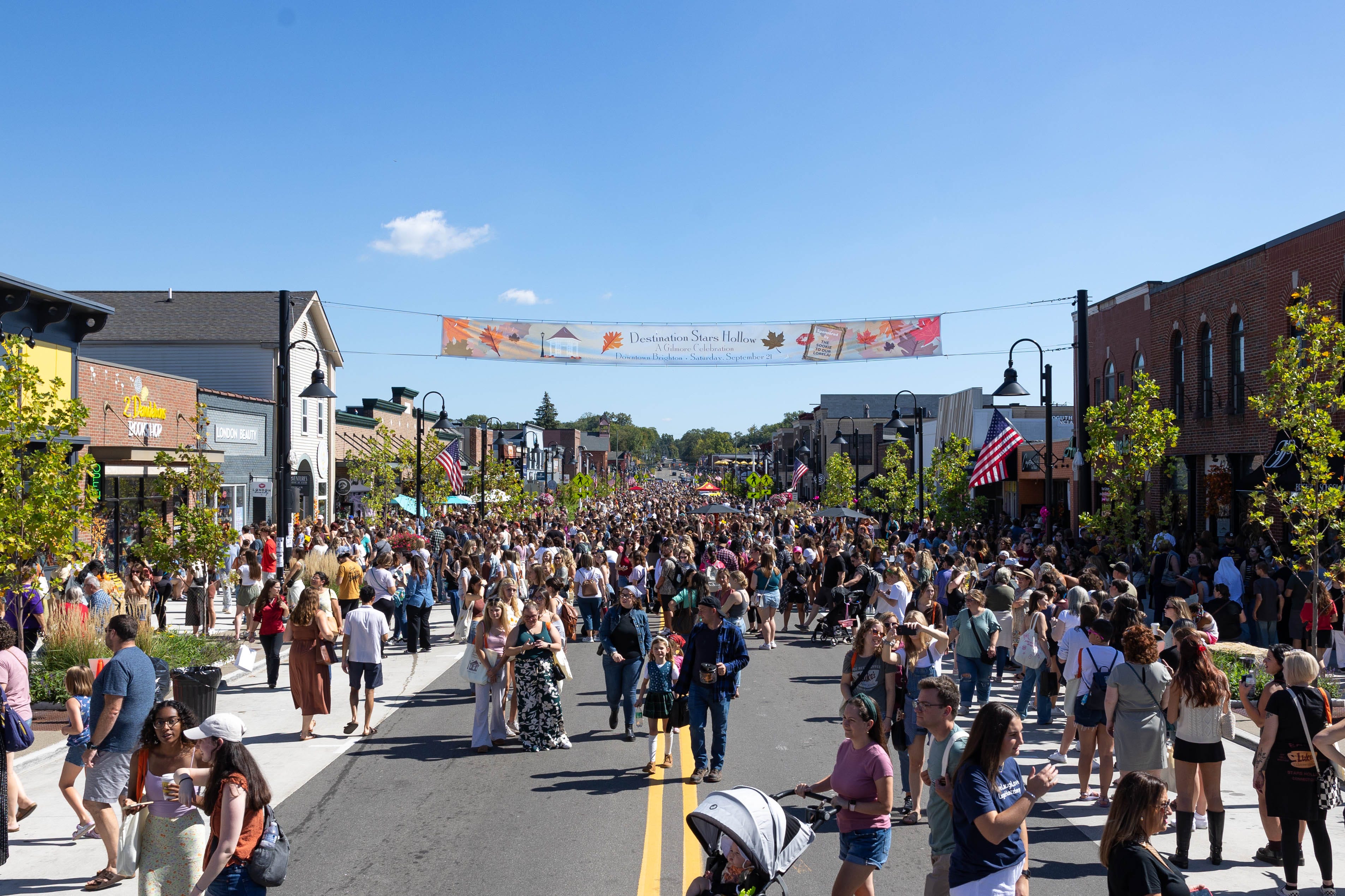 These two ‘Gilmore Girls’ actors are coming to Brighton’s Stars Hollow ...