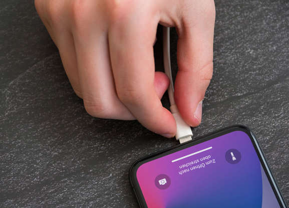 5 Common Charging Mistakes That Are Shortening Your Phone's Lifespan ... 5 Common Charging Mistakes That Are Shortening Your Phone's Lifespan ...