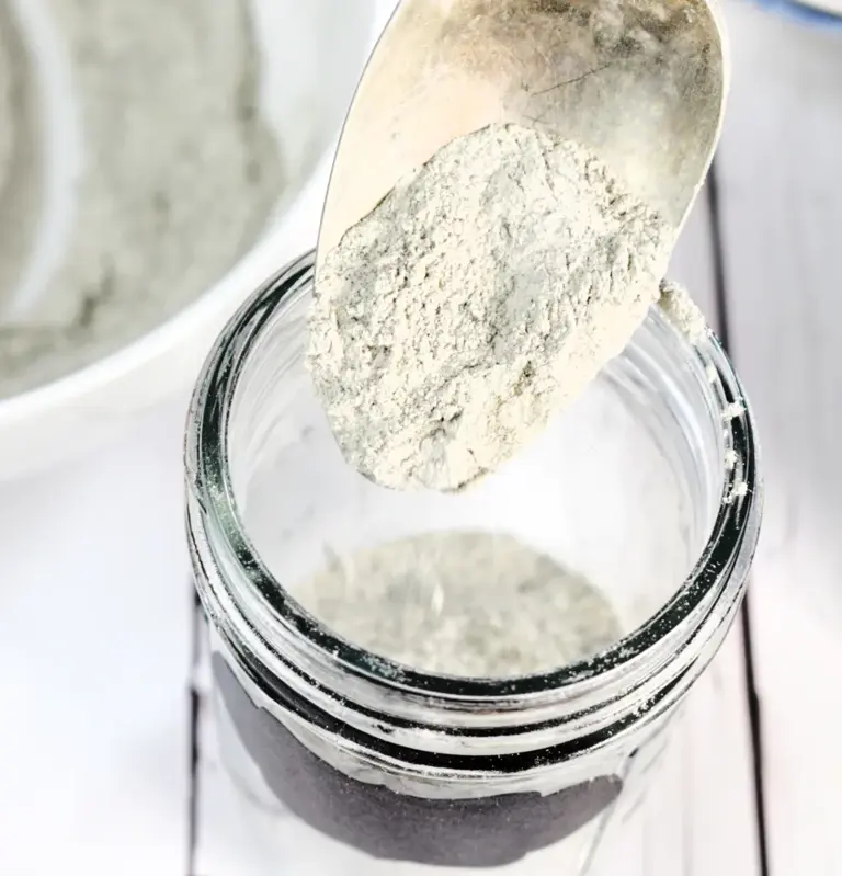 Homemade Natural Toothpaste with Bentonite Clay