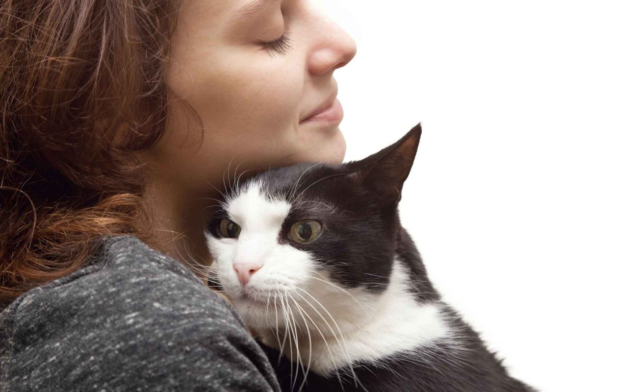 If your cat does these 15 things, it’s basically decided you’re its mum