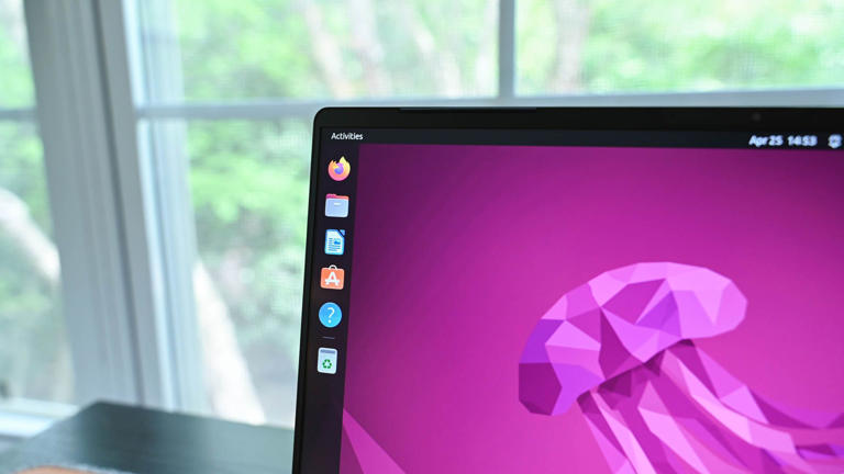 How to Install Software on Ubuntu: A Beginner's Guide to Snap and APT How to Install Software on Ubuntu: A Beginner's Guide to Snap and APT