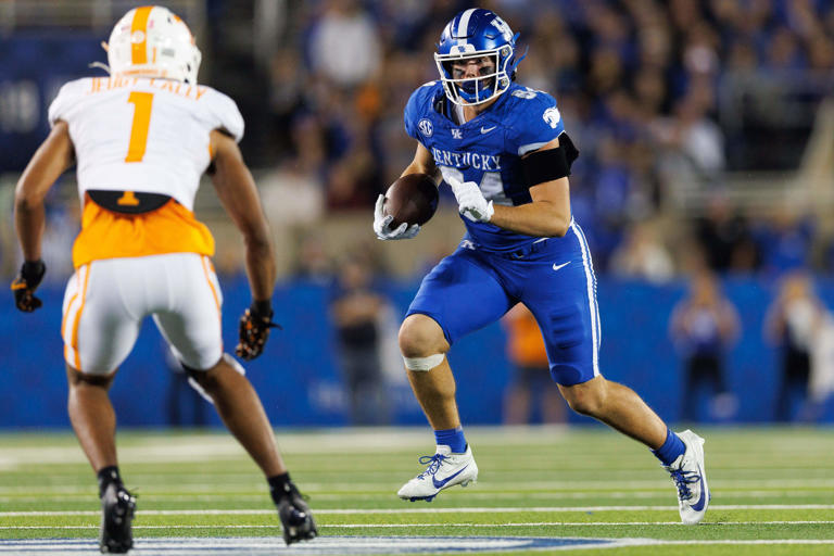 Kentucky football unveils classic uniform combination for Week 4 ... Kentucky football unveils classic uniform combination for Week 4 ...