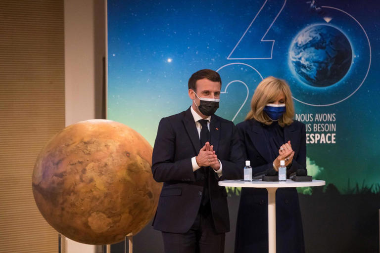 SpaceX Milik Elon Musk Akan Kirim Pesawat Tanpa Awak ke Mars pada 2026 SpaceX Milik Elon Musk Akan Kirim Pesawat Tanpa Awak ke Mars pada 2026