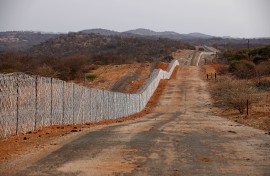 Smuggler reveals R500 to R2,000 gets you across the border as porous ...