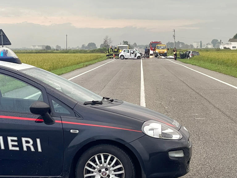 Scontro fra due auto, un morto nel Vercellese Scontro fra due auto, un morto nel Vercellese