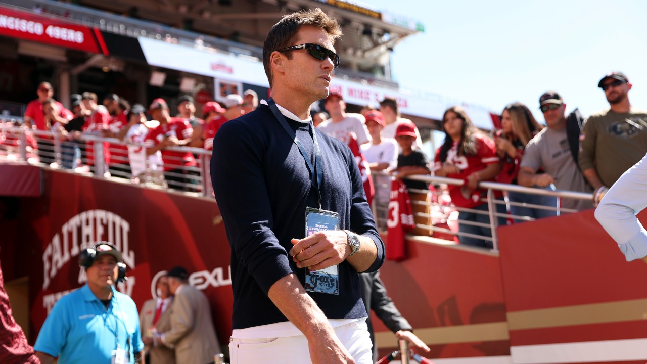 Tom Brady takes awkward first steps in transition from football field ...