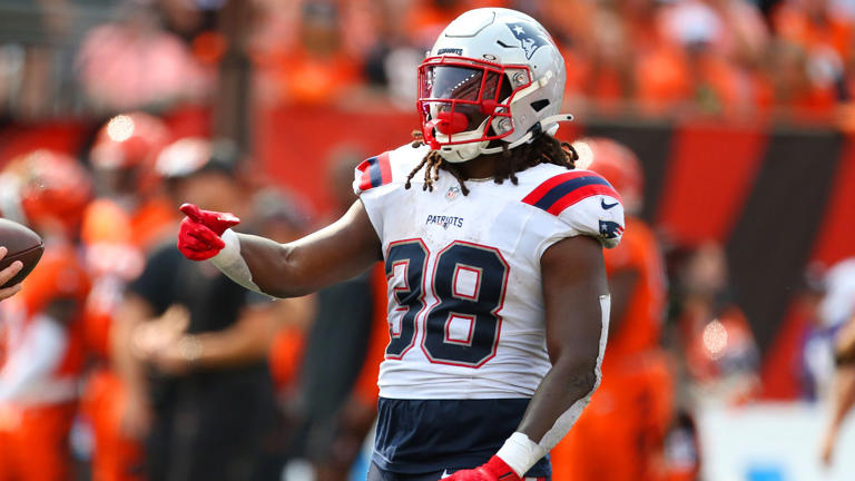 Rhamondre Stevenson carries Patriots offense to victory against Bengals Rhamondre Stevenson carries Patriots offense to victory against Bengals