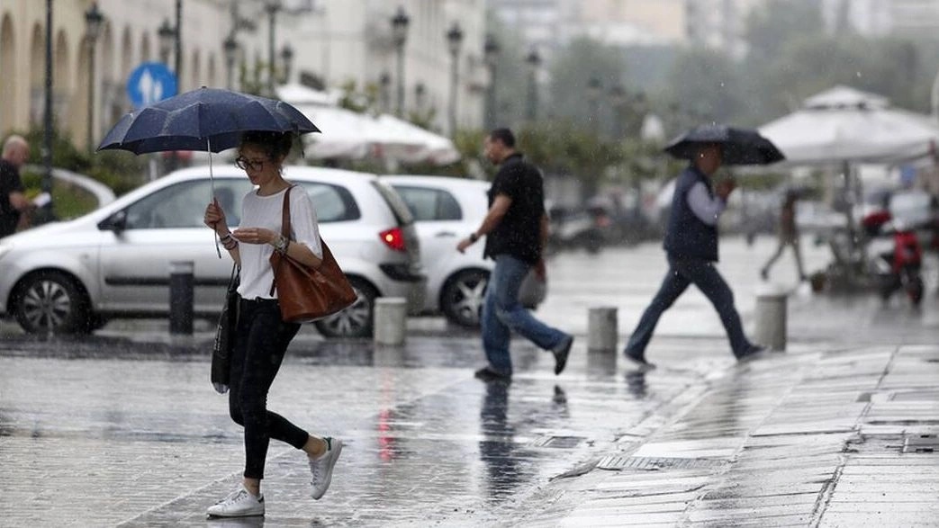 Με καυτό καιρό ξεκινά ο Σεπτέμβριος: Σαββατοκύριακο με βροχές και ...