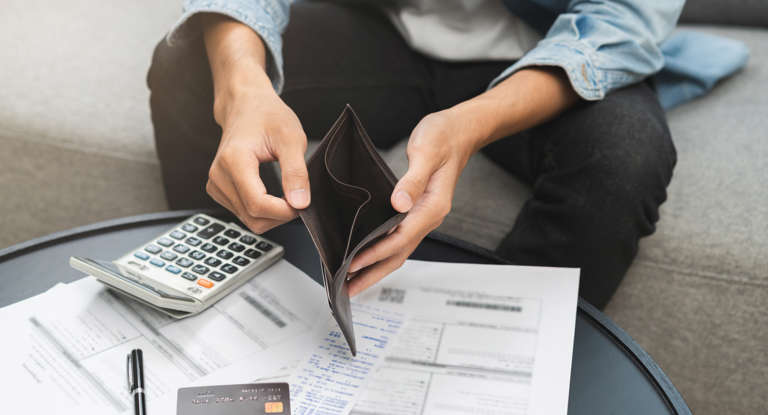 The comprehensive guide to managing and resolving credit card debt The comprehensive guide to managing and resolving credit card debt