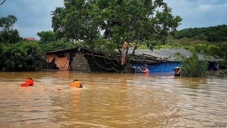 Vietnam: Dozens dead amid Typhoon Yagi's landslides, floods Vietnam: Dozens dead amid Typhoon Yagi's landslides, floods