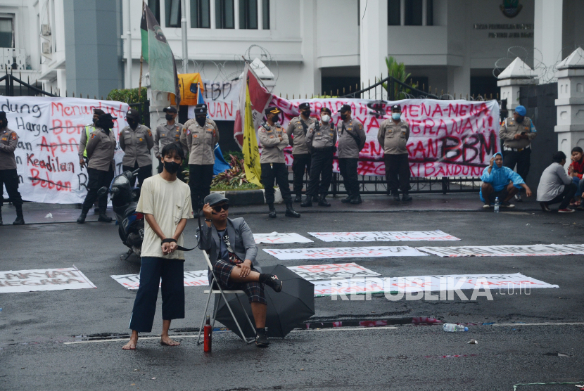 Peneliti Indef Ingatkan Pemerintah Peduli Terhadap Kelas Menengah Peneliti Indef Ingatkan Pemerintah Peduli Terhadap Kelas Menengah