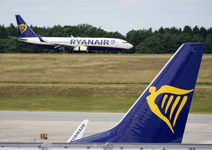 Ryanair quer ser indemnizada por passageiros que causem perturbações ... Ryanair quer ser indemnizada por passageiros que causem perturbações ...