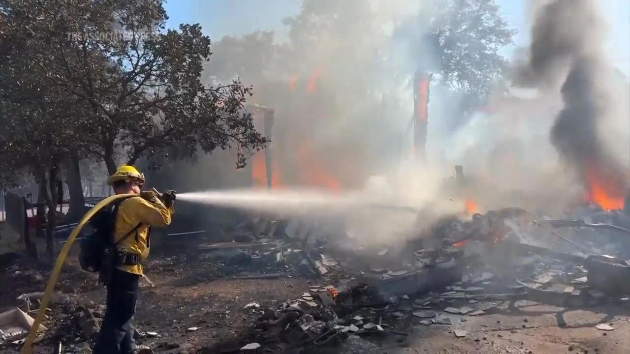 Thousands evacuate as wildfires rage across Northern and Southern ... Thousands evacuate as wildfires rage across Northern and Southern ...