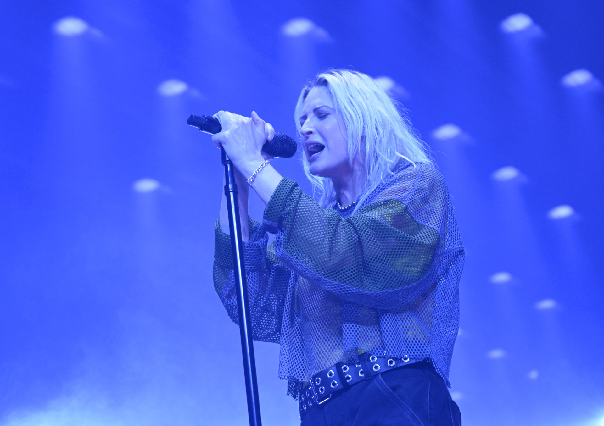 Bands that replaced their lead singer