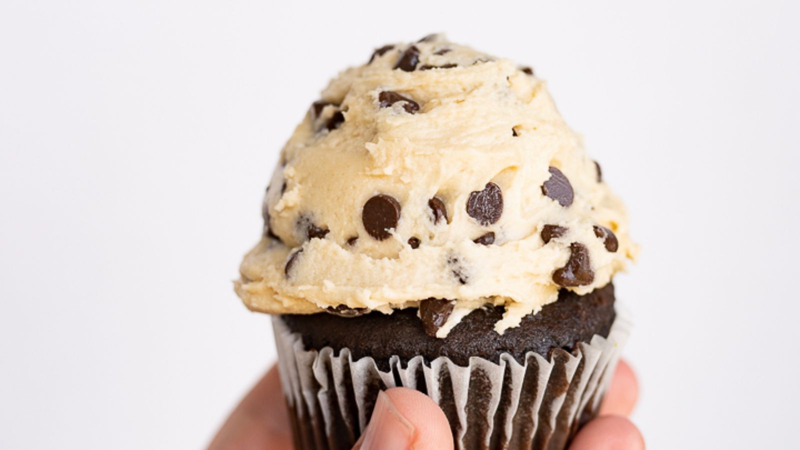 22 frostings that turn simple desserts into something amazing