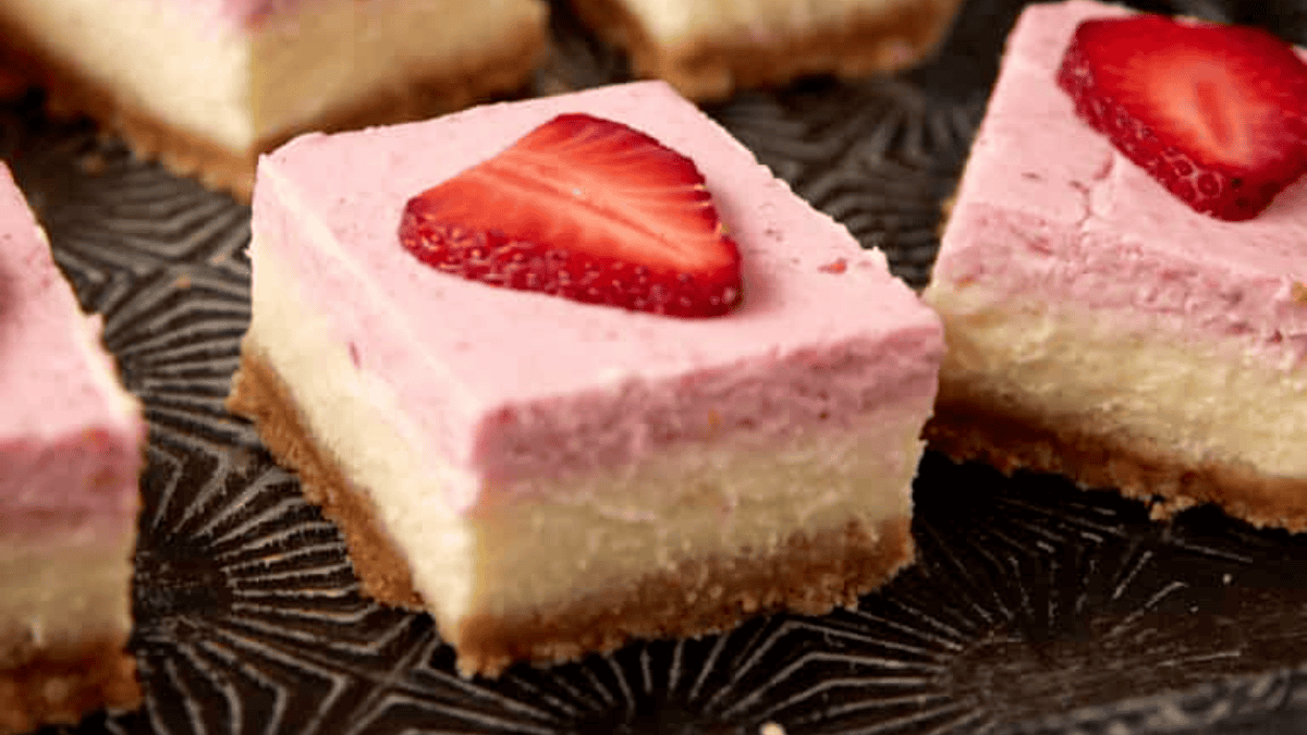 Summer’s Favorite Dessert? These 14 Light Cheesecake Desserts Say Yes