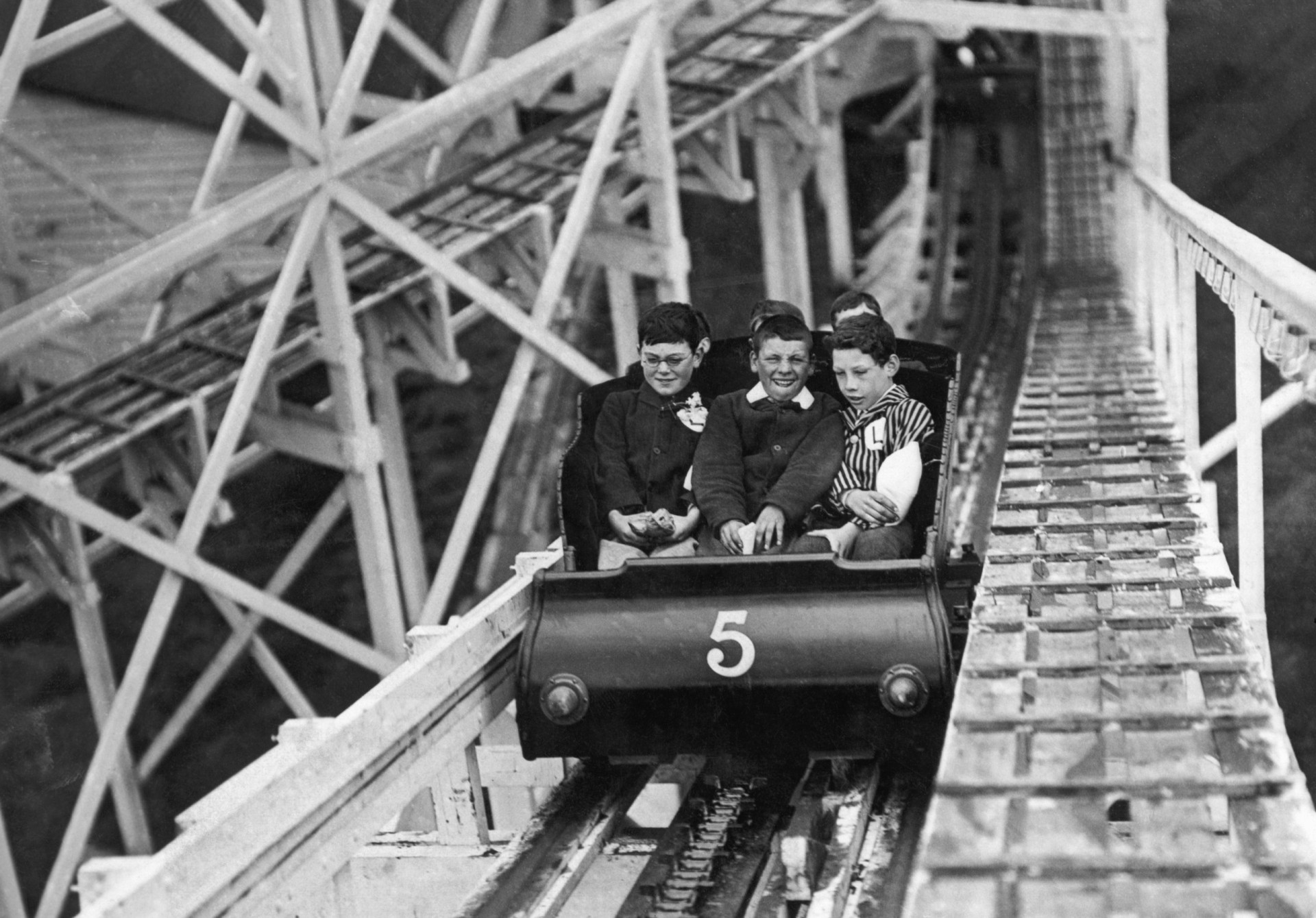 Why roller coaster loops aren’t circular