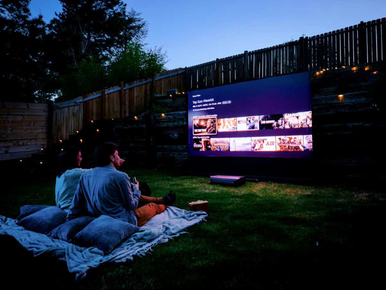 How to Host the Best Movie Night with Friends