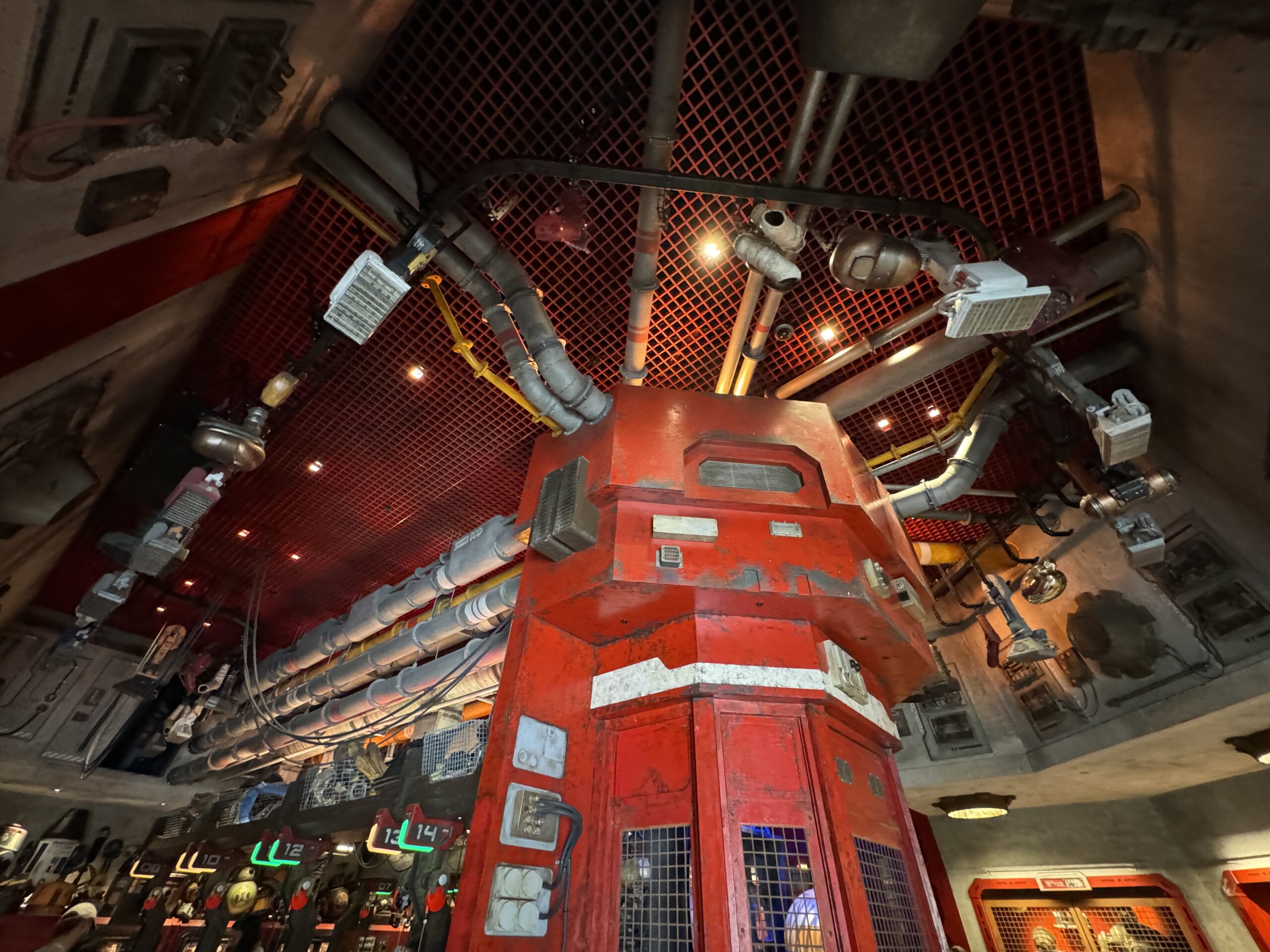 BREAKING: Droid Depot at Star Wars: Galaxy's Edge Disneyland Will No ...